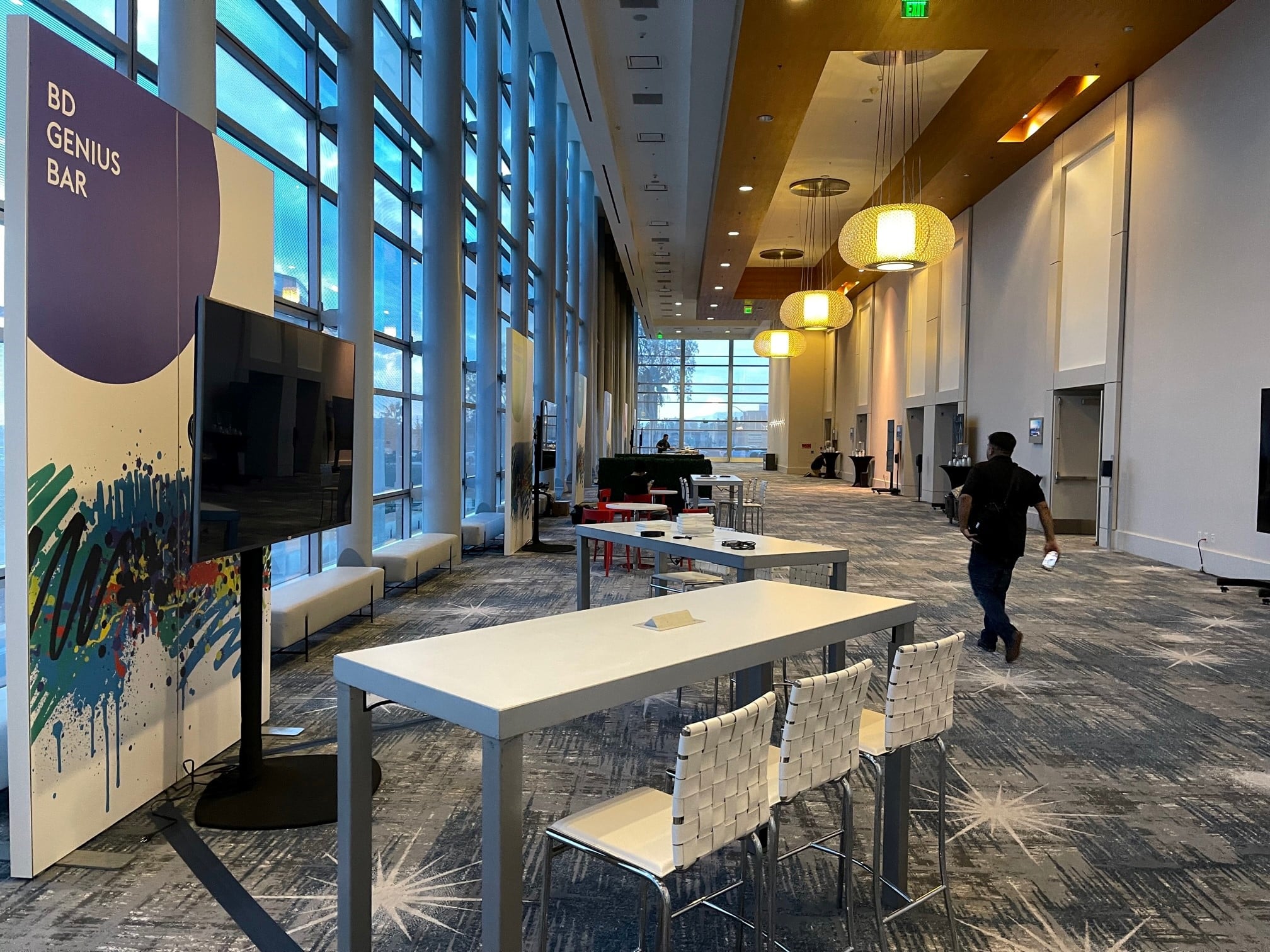 4K TV Display Rentals in California 22-100" | Trusted by Event Pros